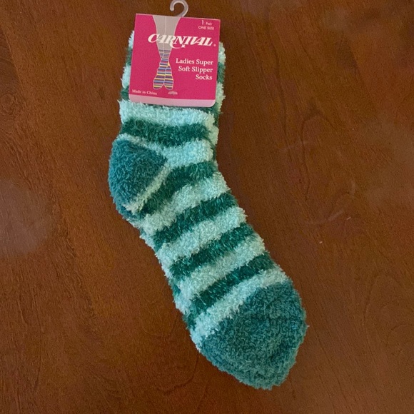Amazon | Accessories | Fuzzy Socks | Poshmark